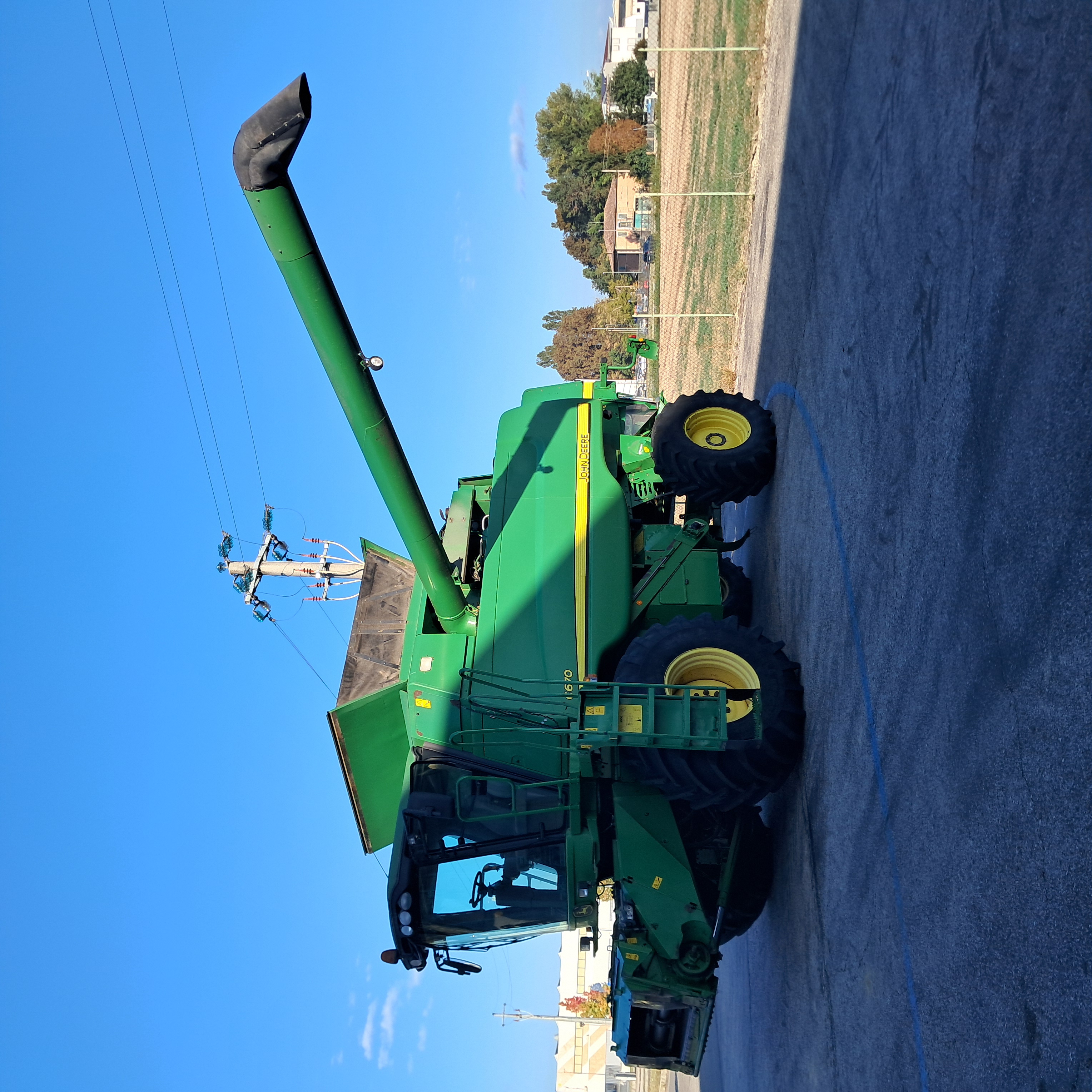 JOHN DEERE C670