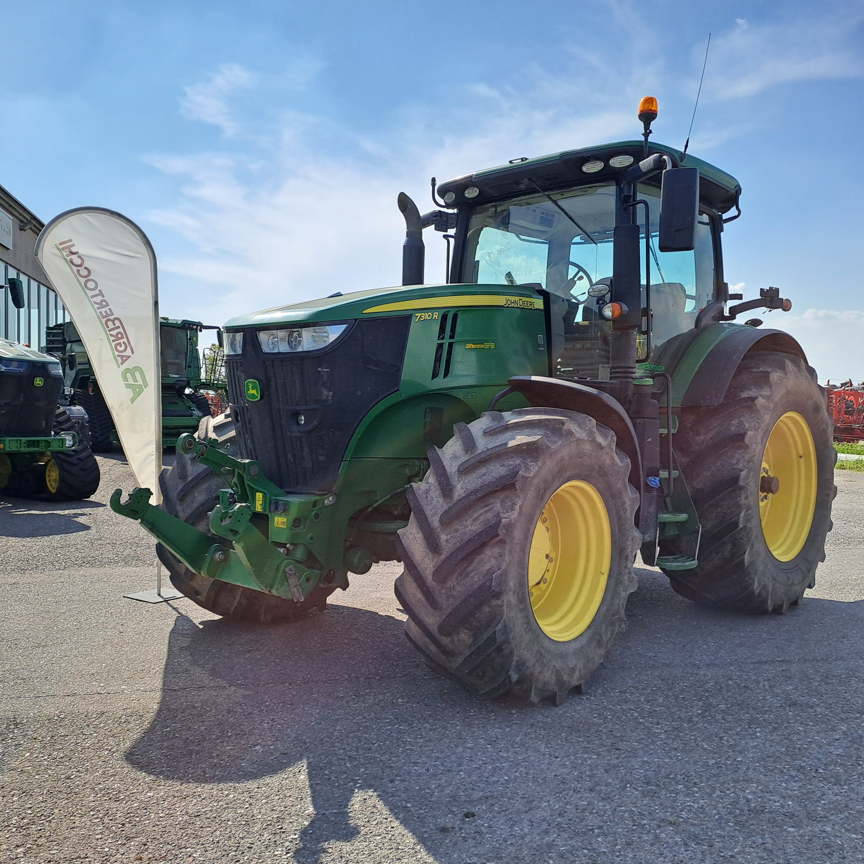 JOHN DEERE 7310R - Trattori