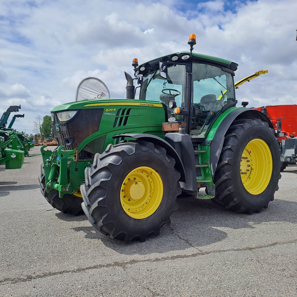 JOHN DEERE 6210R - Trattori